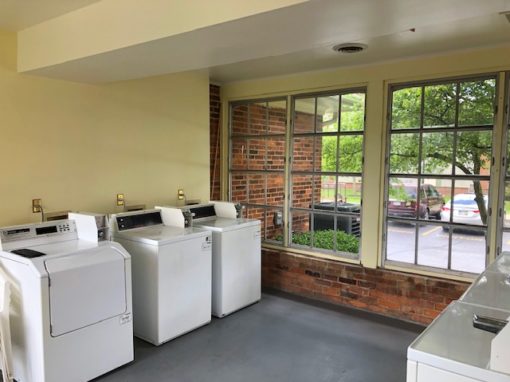 Country Ridge Apartments - Oberer Management